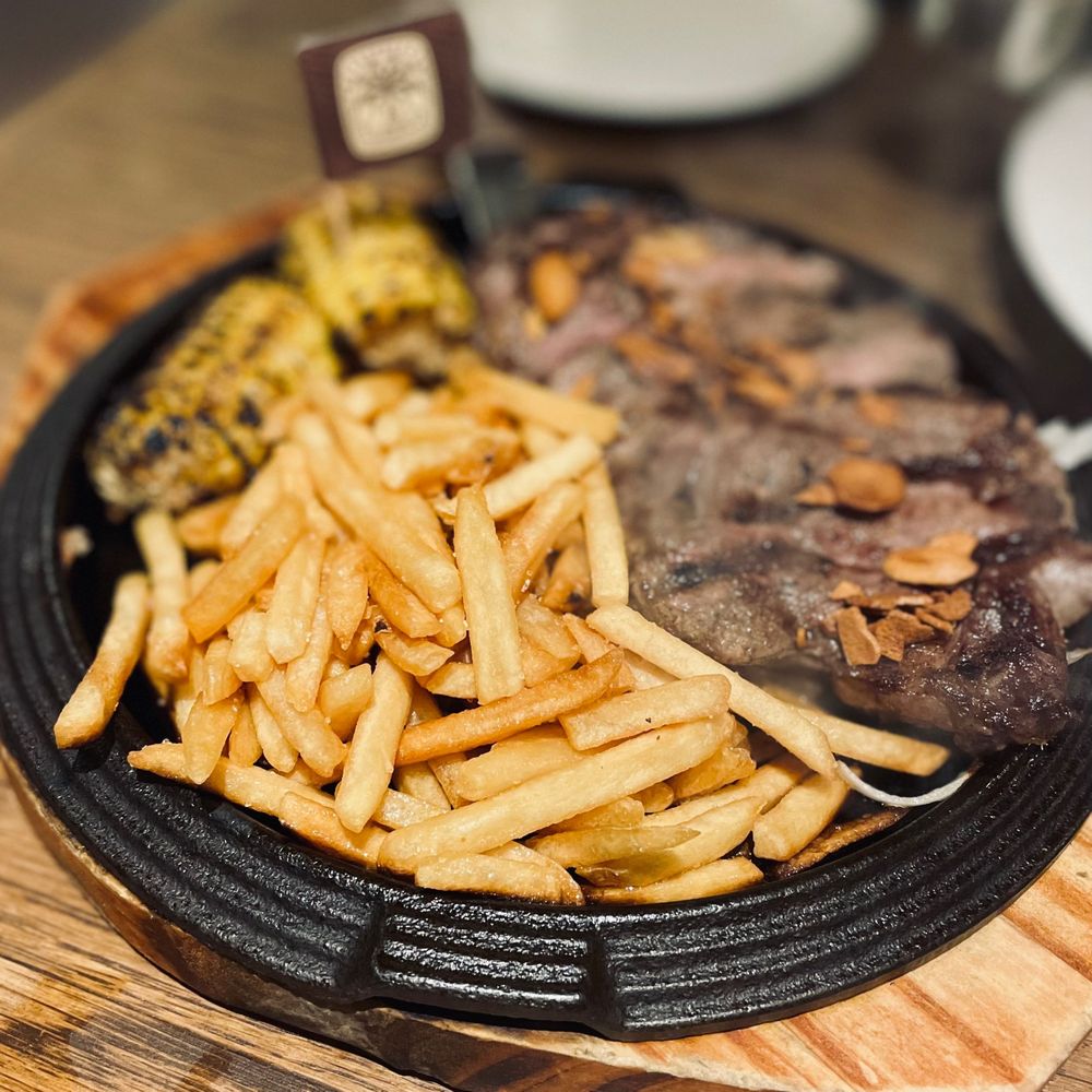 ALOHA TABLE - 1411 Photos & 604 Reviews - Hawaiian - 2238 Lauula St ...