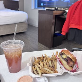 SWIZZLER CRISPY CHICKEN + SMASH BURGERS - Updated April 2025 - 204 ...