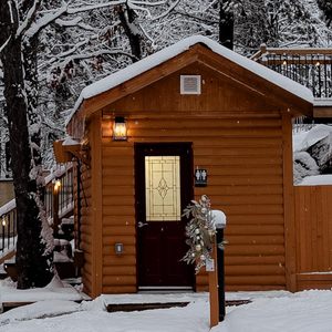 MAHOGANY SALON AND SPA - Updated November 2025 - 10 Photos - 369 ...