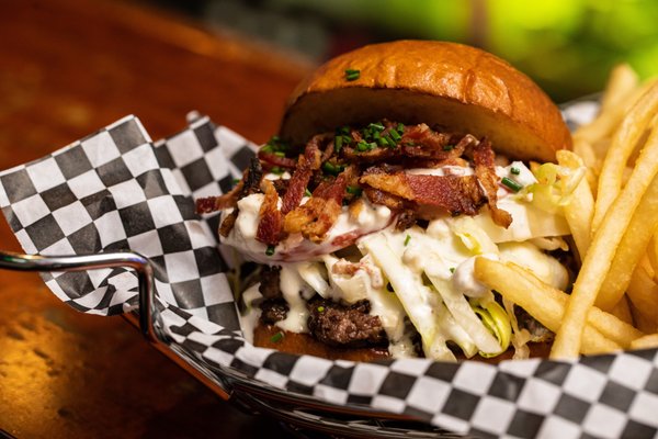 BURGER DIVE - Updated June 2024 - 150 Photos & 100 Reviews - 731 ...