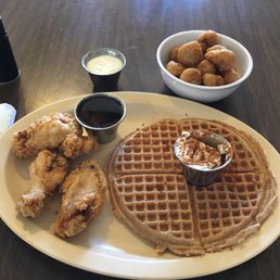 FRANK’S FAMOUS CHICKEN & WAFFLES - Updated December 2025 - 575 Photos ...
