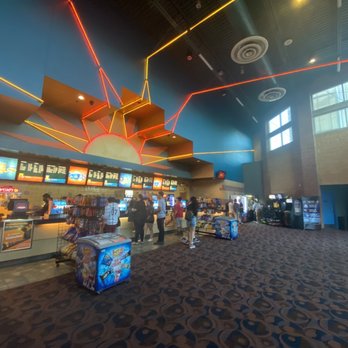 REGAL HOLLYWOOD - MERCED - Updated August 2025 - 147 Photos & 73 ...