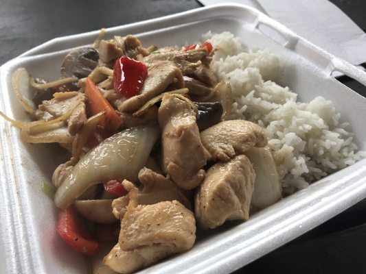 DENALI THAI FOOD - 15 Photos & 13 Reviews - Food Trucks - 2386 Denali ...