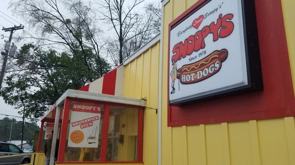 SNOOPY’S HOT DOGS & MORE - 58 Photos & 59 Reviews - 1931 Wake Forest Rd ...