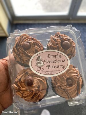SIMPLY DELICIOUS BAKERY - Updated August 2024 - 30 Photos & 29 Reviews ...