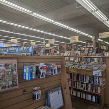 HALF PRICE BOOKS - Updated December 2025 - 21 Photos & 50 Reviews ...
