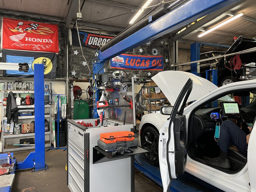 FAMILY AUTO REPAIR - Updated December 2025 - 22 Photos & 12 Reviews ...