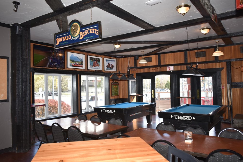 THE DRAKE PUB - 48 Photos & 56 Reviews - 909 Railway Avenue, Canmore ...