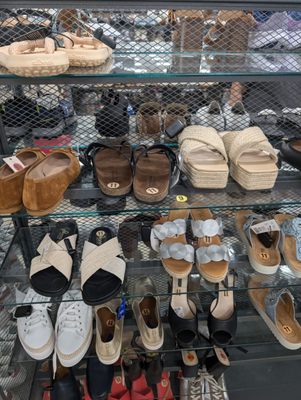 WINNERS - Updated January 2026 - 23 Photos - 1580 Regent Avenue W ...