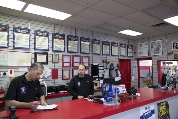 INTERSTATE AUTO CARE - Updated September 2025 - 52 Photos & 41 Reviews ...