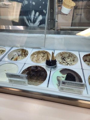 PETE & BELLE’S ICE CREAM SHOP - Updated October 2024 - 59 Photos & 90 ...