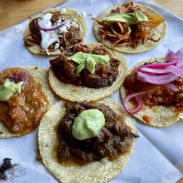 GUISADOS - Updated July 2025 - 460 Photos & 304 Reviews - 120 S Linden ...