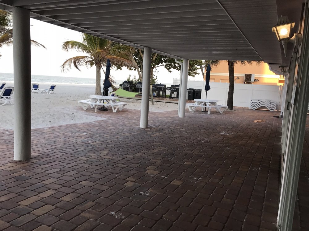 HOTEL ISIS - Updated January 2026 - 76 Photos & 48 Reviews - 17566 Gulf ...