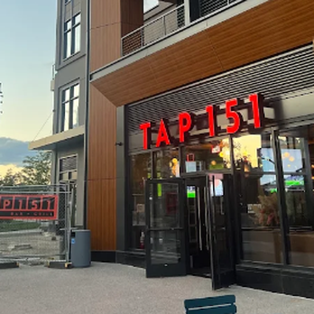 TAP 151 BAR & GRILL - Updated August 2025 - 46 Photos & 26 Reviews - 151 N First St, Cambridge ...