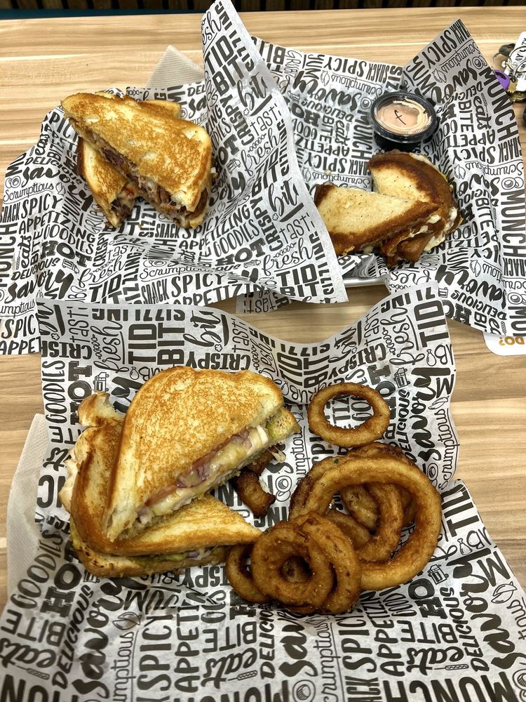 MELTY-MURRAY - Updated September 2025 - 14 Reviews - 5692 S 900th E ...