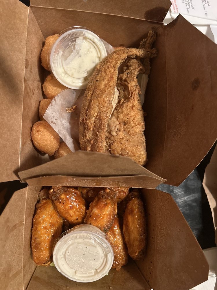 ATLANTA WINGS - Updated December 2025 - 14 Photos - 1940 Cottman Ave ...