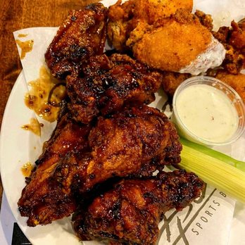 OUTPUT LOUNGE & SPORTS BAR - Updated July 2024 - 266 Photos & 455 ...