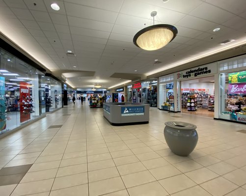 MILLCREEK MALL - Updated May 2025 - 29 Photos & 34 Reviews - 5800 Peach ...