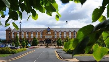 VILLAGE HOTEL & LEISURE CLUB - Updated May 2025 - 11 Reviews ...