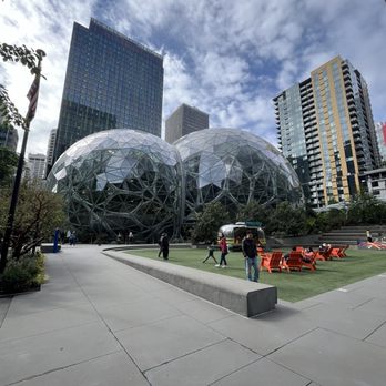 AMAZON COMMUNITY BANANA STAND - Updated October 2025 - 24 Photos & 28 ...