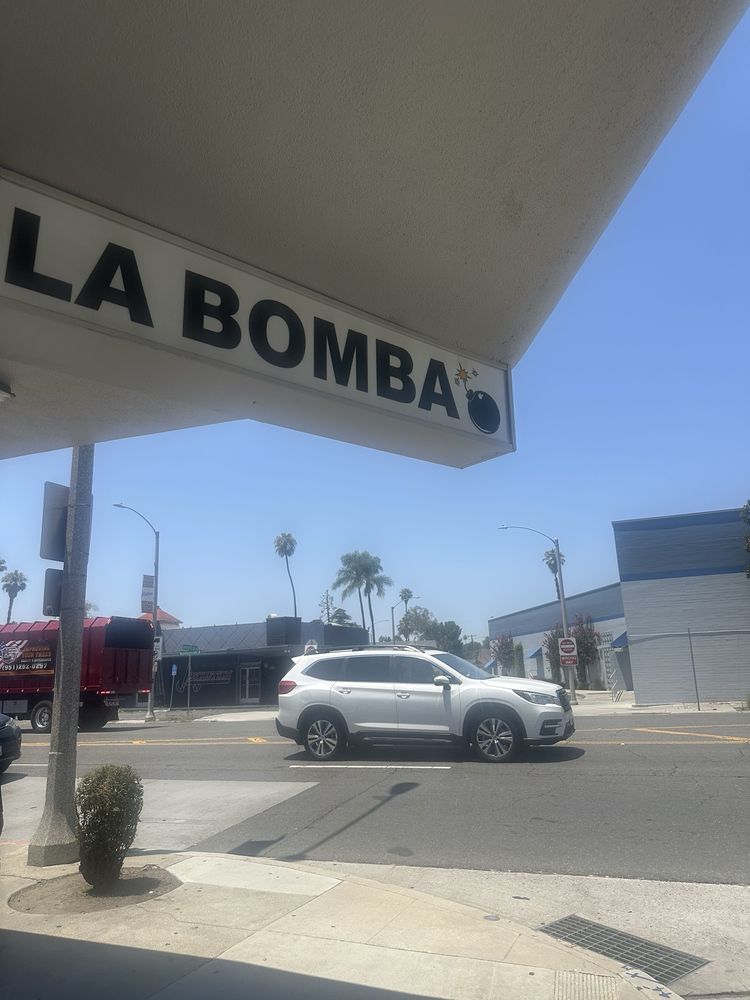 LA BOMBA VINTAGE CLOTHING BOUTIQUE - Updated September 2025 - 6500 ...