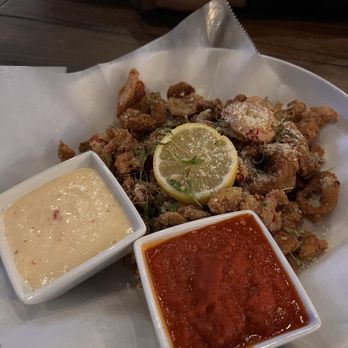 THREE ROSES TAVERN - Updated June 2025 - 54 Photos & 51 Reviews - 105 N ...