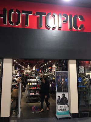 HOT TOPIC - 16 Photos & 17 Reviews - 7400 Las Vegas Blvd South, Las ...