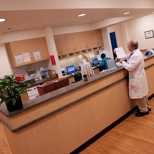 GARBIS APELIAN, MD - Updated October 2025 - 10 Photos & 55 Reviews ...