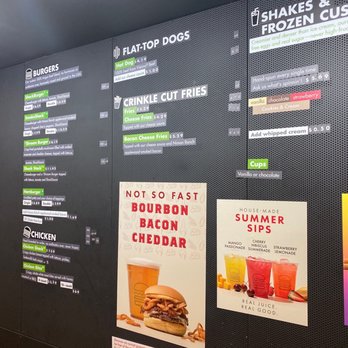 SHAKE SHACK UNION STATION - Updated April 2025 - 373 Photos & 367 ...