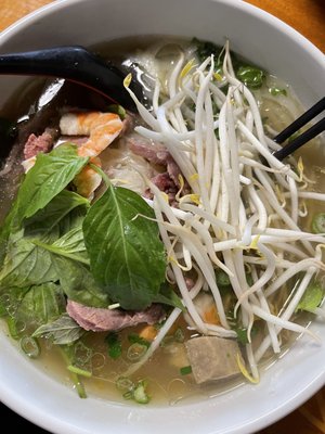 PHO TAN LOC - 11 Photos - 209 Ella Grasso Tpke, Windsor Locks ...