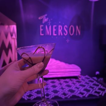THE EMERSON - Updated November 2024 - 458 Photos & 196 Reviews - 955 S ...