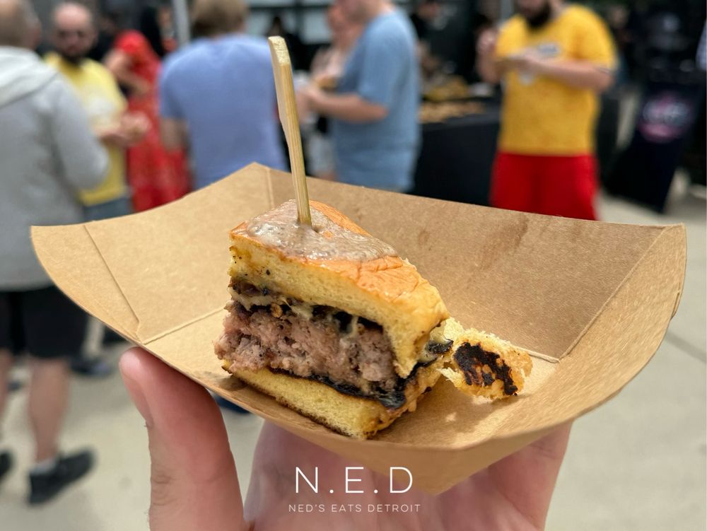 COMET BURGERS ST. CLAIR SHORES - Updated December 2025 - 17 Photos & 21 ...