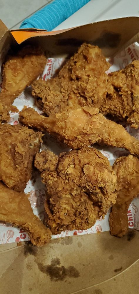 QUIK CHIK - Updated February 2025 - 16 Photos - 1331 Main Street W ...