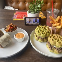 RED MAPLE - Updated December 2025 - 2263 Photos & 1446 Reviews - 10123 ...