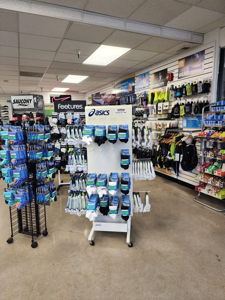 RUNNING CENTER - Updated January 2026 - 17 Photos & 100 Reviews - 28751 ...