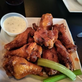 WICKED WING - Updated December 2025 - 90 Photos & 162 Reviews - 321 W ...
