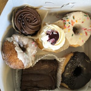 TOO SWEET CAKES - 77 Photos & 44 Reviews - Patisserie/Cake Shop - 5755 ...