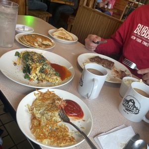 CHARLEYS CHEESESTEAKS - Updated May 2025 - 10 Photos - 2100 Ross Clark ...