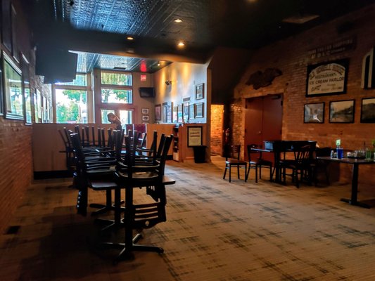 CLEARY’S PUB - Updated May 2024 - 56 Photos & 91 Reviews - 117 E Grand ...