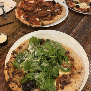 3 PALMS PIZZERIA - HUDSON - Updated January 2026 - 331 Photos & 405 ...
