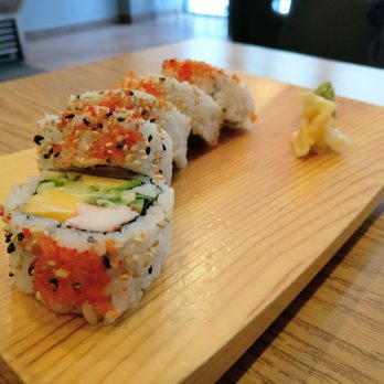 SUSHI INBOX - 48 Photos & 31 Reviews - 2045 Avenue Union, Montréal ...