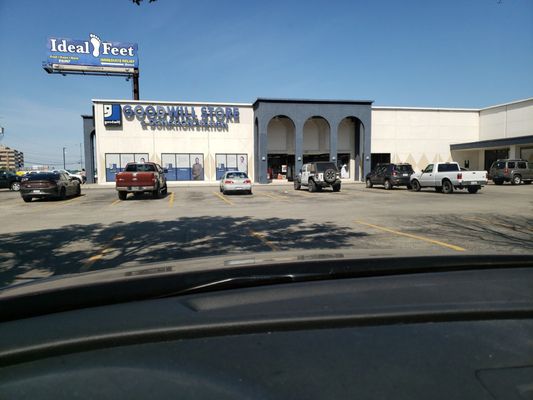 GOODWILL - Updated April 2025 - 14 Photos & 25 Reviews - 727 NW Loop ...