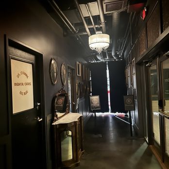 THE WHITE RABBIT - Updated December 2024 - 541 Photos & 395 Reviews ...