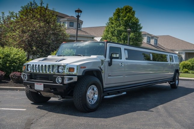 YOUR CHAUFFEUR LIMOUSINE - Updated July 2025 - 21 Photos - Cincinnati ...