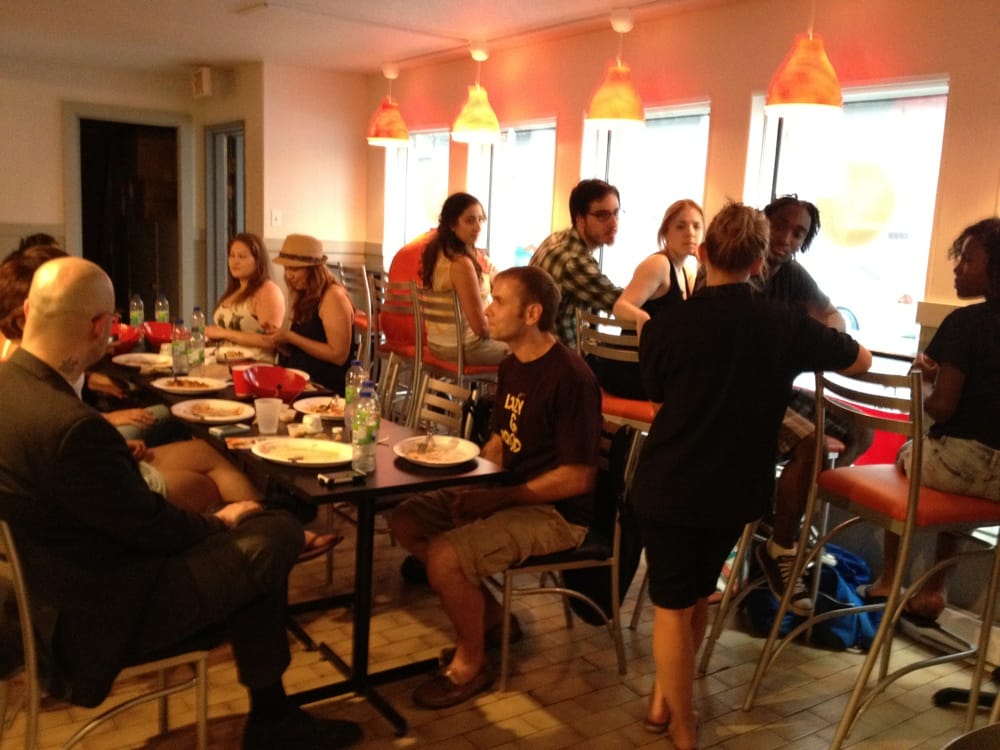 PLANÈTE POUTINE ET CIE - FERMÉ - Updated January 2025 - 11 photos & 16 ...