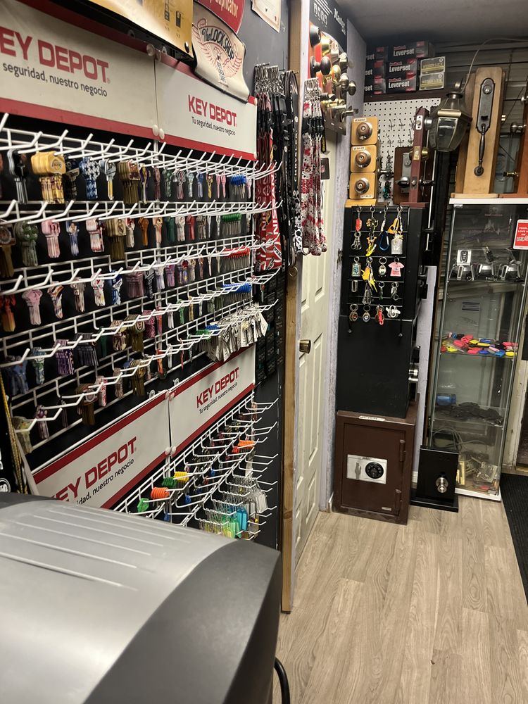 HELOH LOCKSMITHS SHOP - Updated December 2025 - 321 Photos & 604 ...