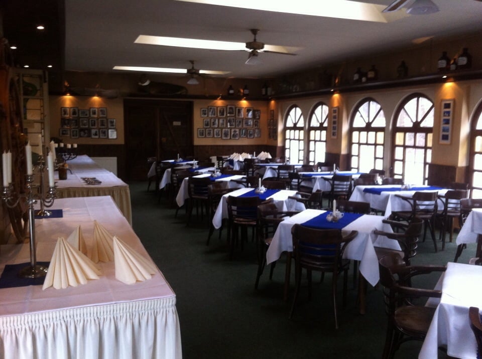 RESTAURANT HOTEL HITTHIM - 17 Reviews - Hafenweg 8, Kloster - Insel ...