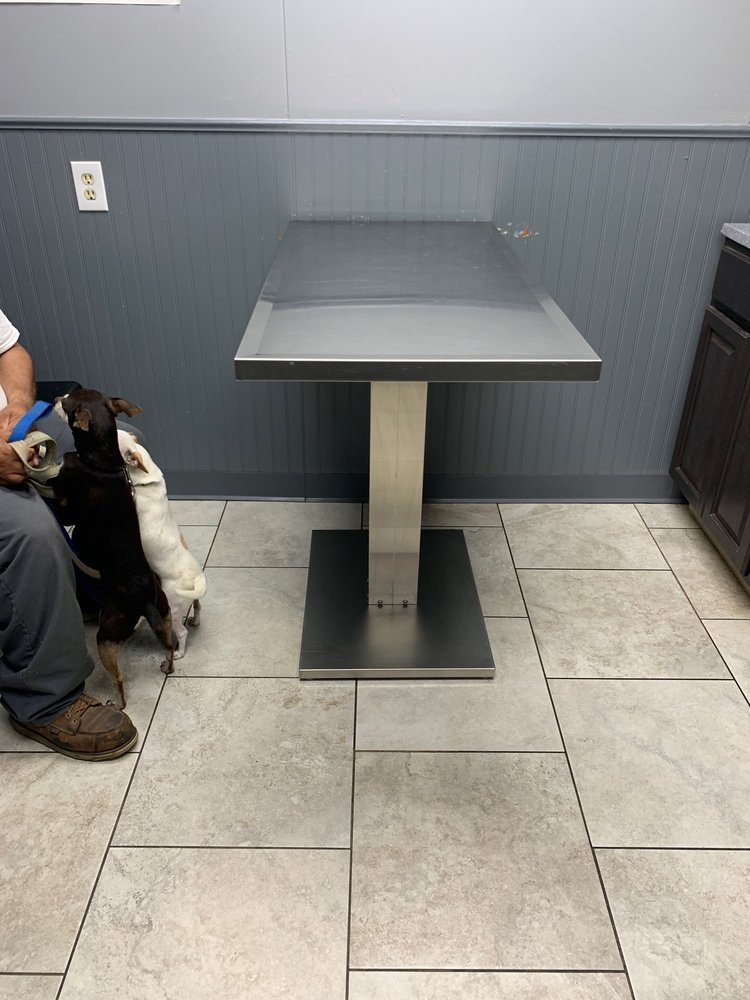 FAIRMONT PET HOSPITAL - Updated May 2024 - 11 Photos & 37 Reviews - 824 ...