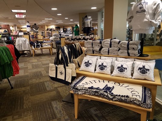 SMITH COLLEGE BOOKSTORE - Updated September 2025 - 10 Green St ...