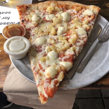 LAZY MOON PIZZA - Updated November 2024 - 888 Photos & 908 Reviews ...